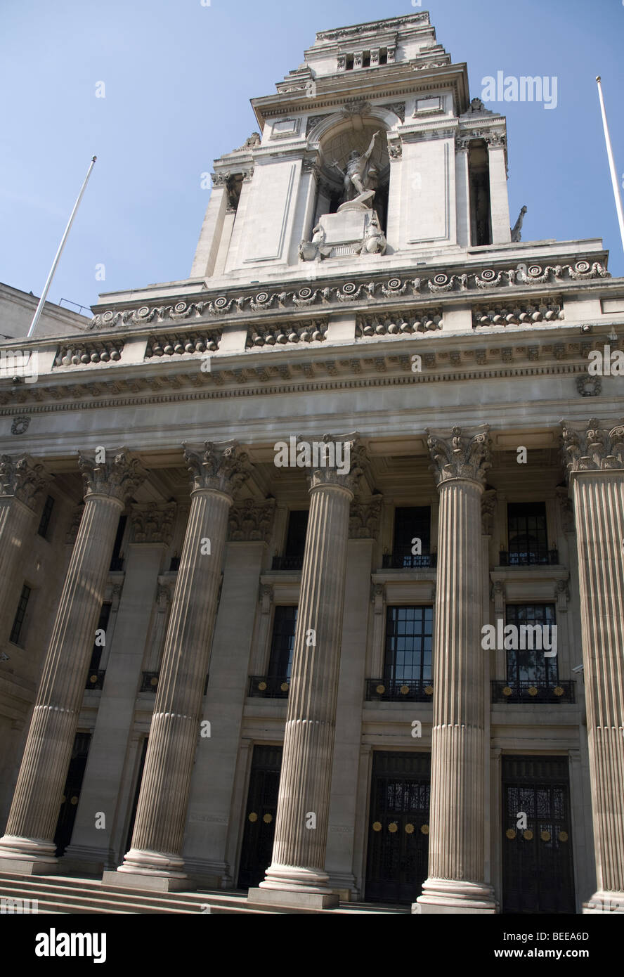 10 Trinity Square London EC3 UK Stock Photo - Alamy