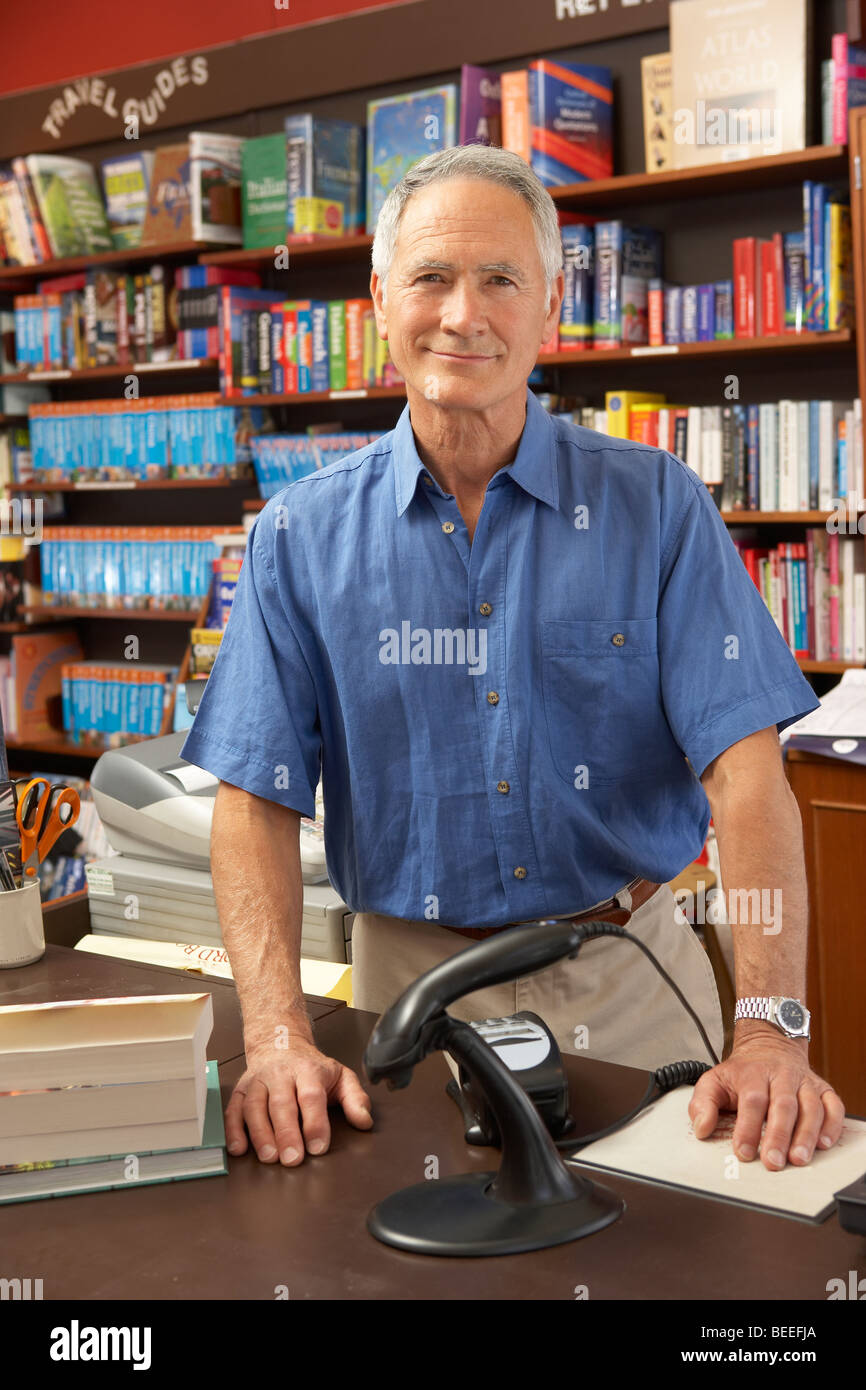 Proprietor hi-res stock photography and images - Alamy