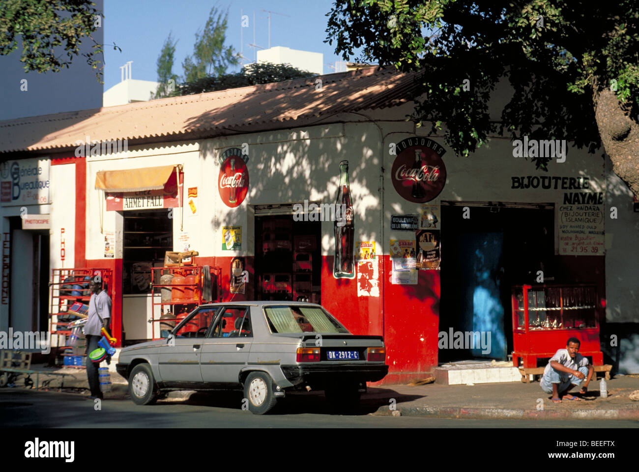 Elk149-1030 Senegal, Dakar, street scene Stock Photo - Alamy