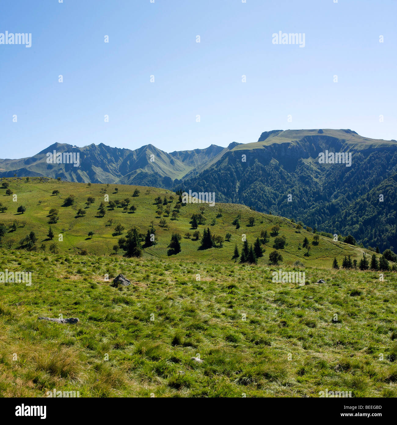 Mountain range massif hi-res stock photography and images - Alamy