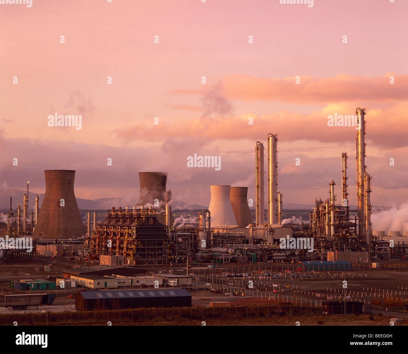 Grangemouth petrochemical complex hi-res stock photography and images ...