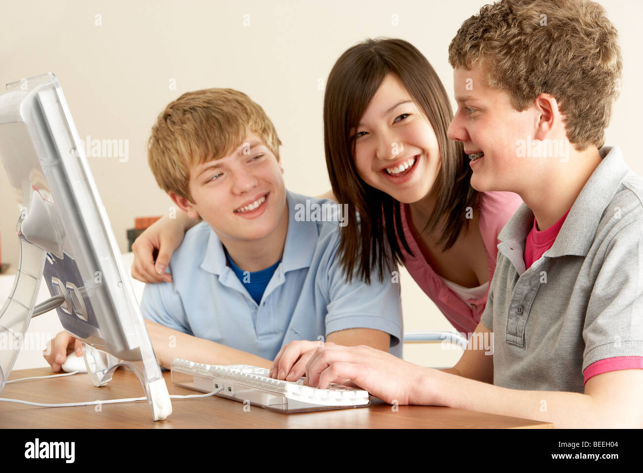 Thirteen to fourteen years old hi-res stock photography and images - Alamy