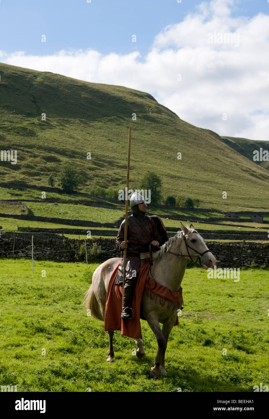 Authentic medieval soldier hi-res stock photography and images - Alamy