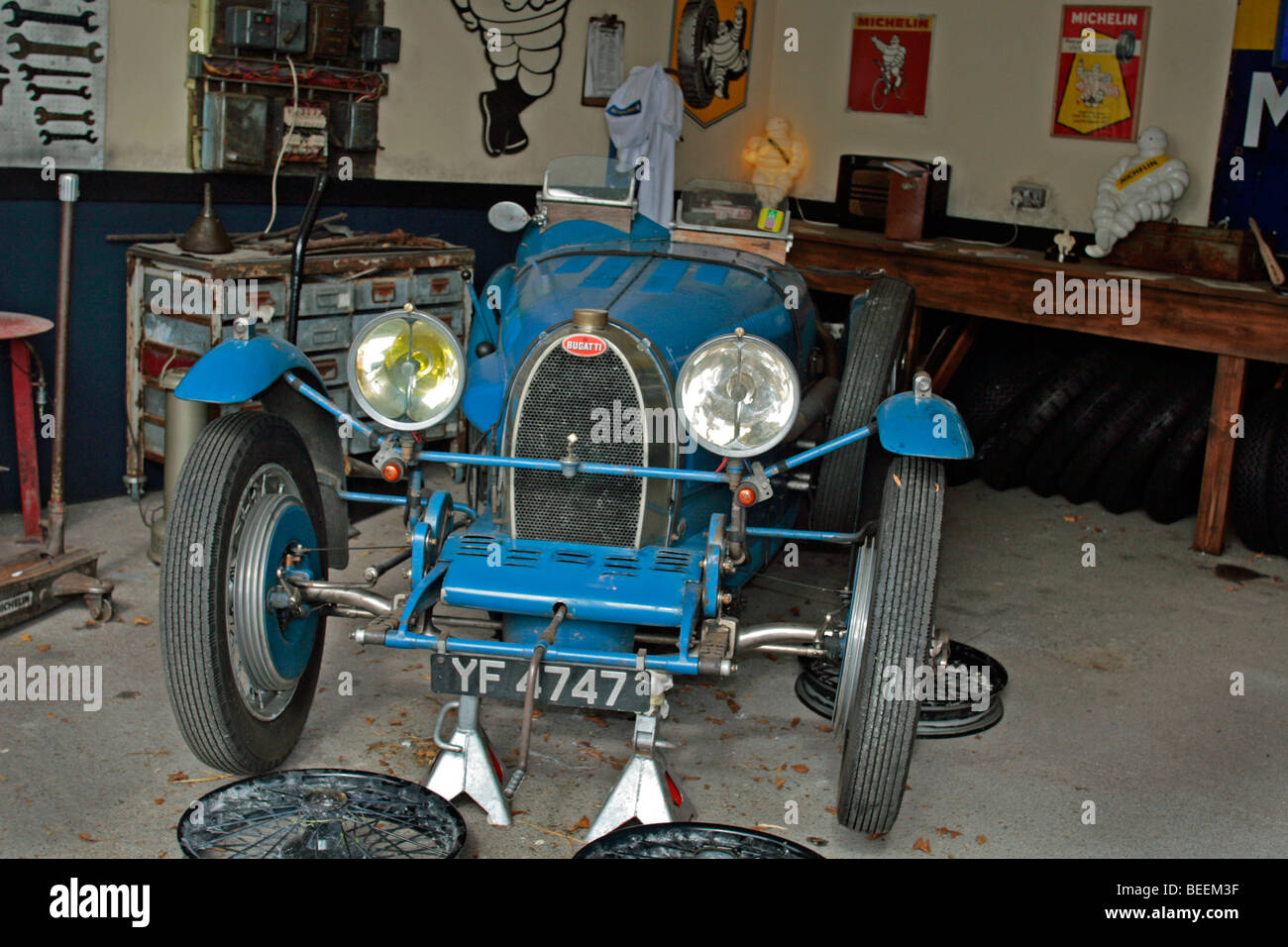 Vintage bugatti badge hi-res stock photography and images - Alamy