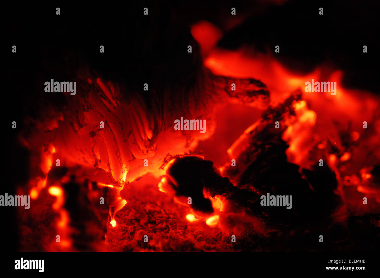 Wood fire coals Stock Photo - Alamy
