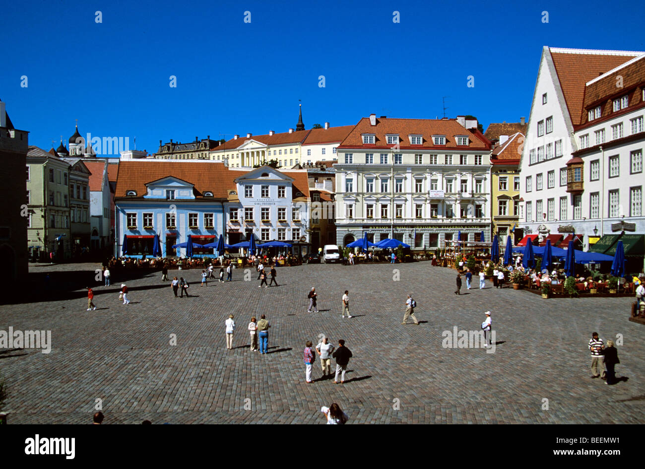 Town Hall Square, the main square in the old city of Tallinn Stock ...