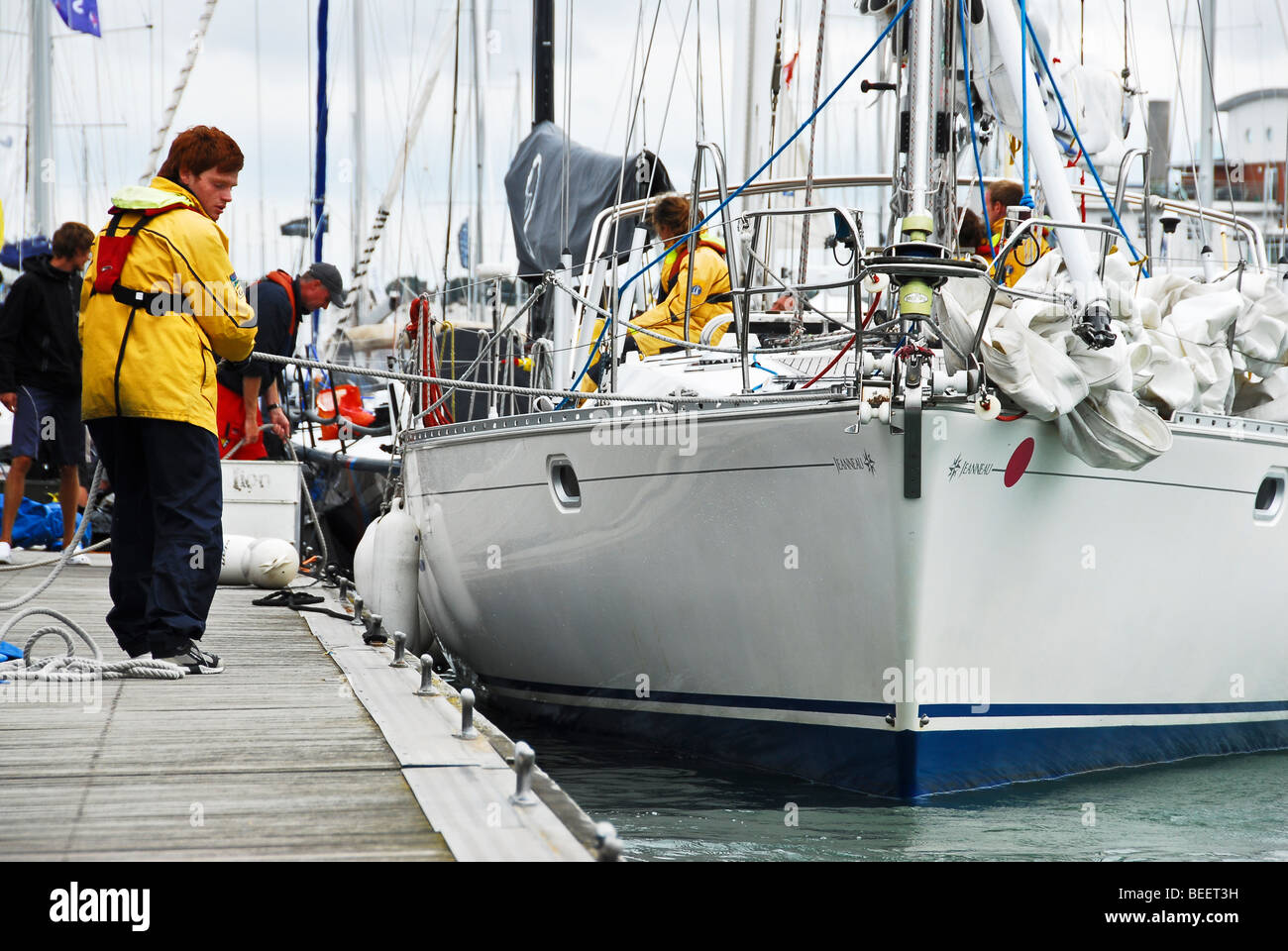 Racing crews at cowes yacht haven hi-res stock photography and images ...