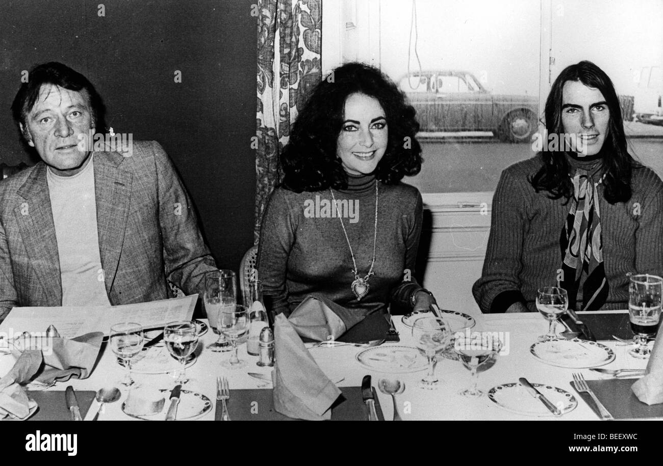 Actress Elizabeth Taylor with Richard Burton and Michael Wilding Jr ...