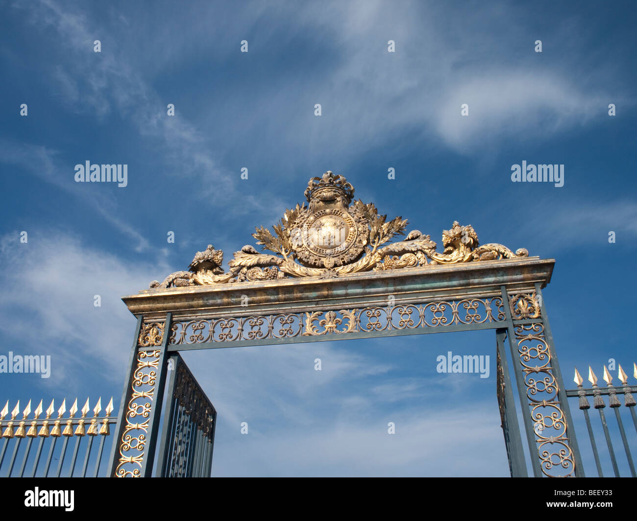 The palace of versailles 1682 hi-res stock photography and images - Alamy