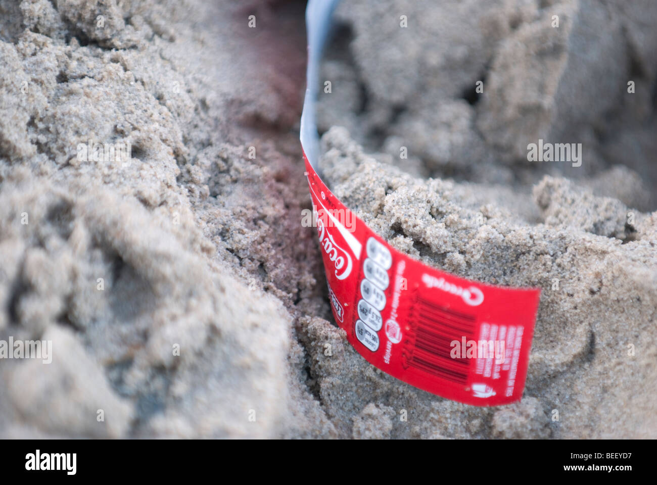 Litter littering wrapper hi-res stock photography and images - Alamy