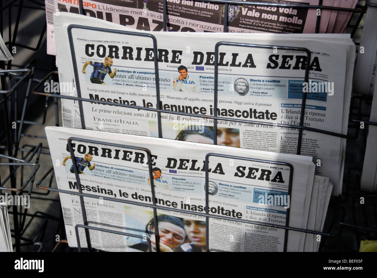 Italian newspaper hi-res stock photography and images - Alamy