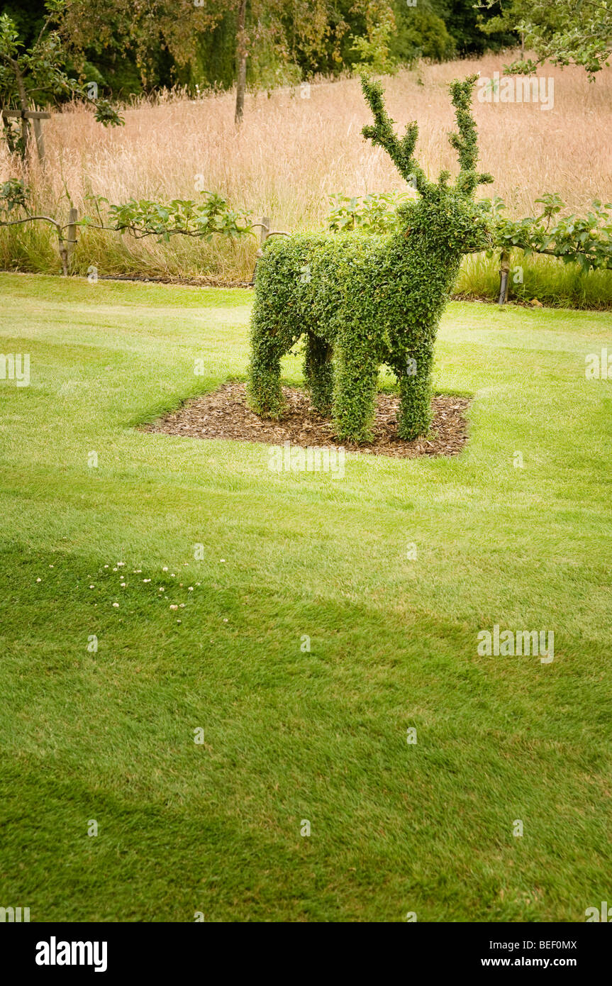 An animal shaped bush in the Hever Castle Gardens Stock Photo - Alamy
