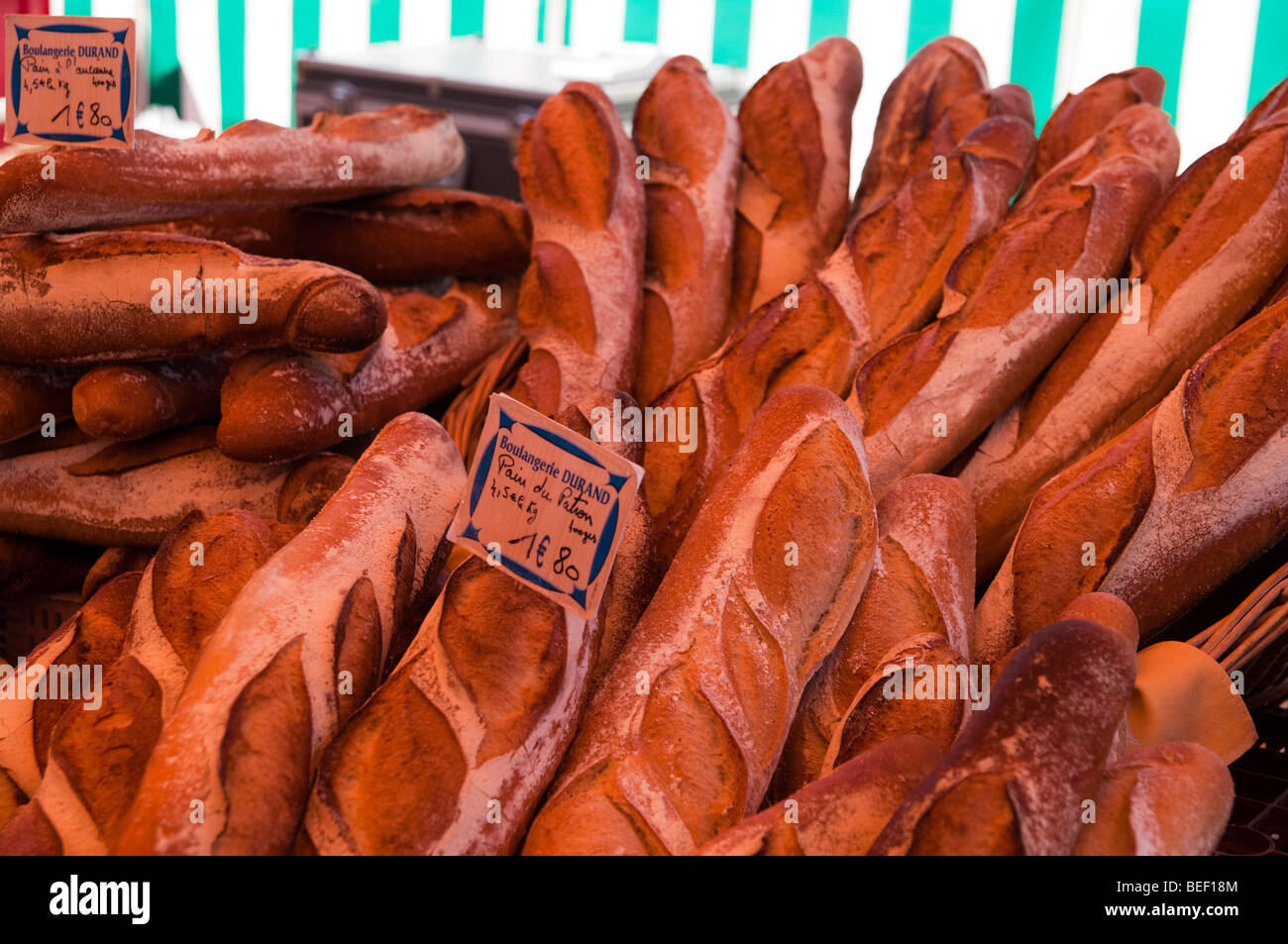 French market boulangerie hi-res stock photography and images - Alamy