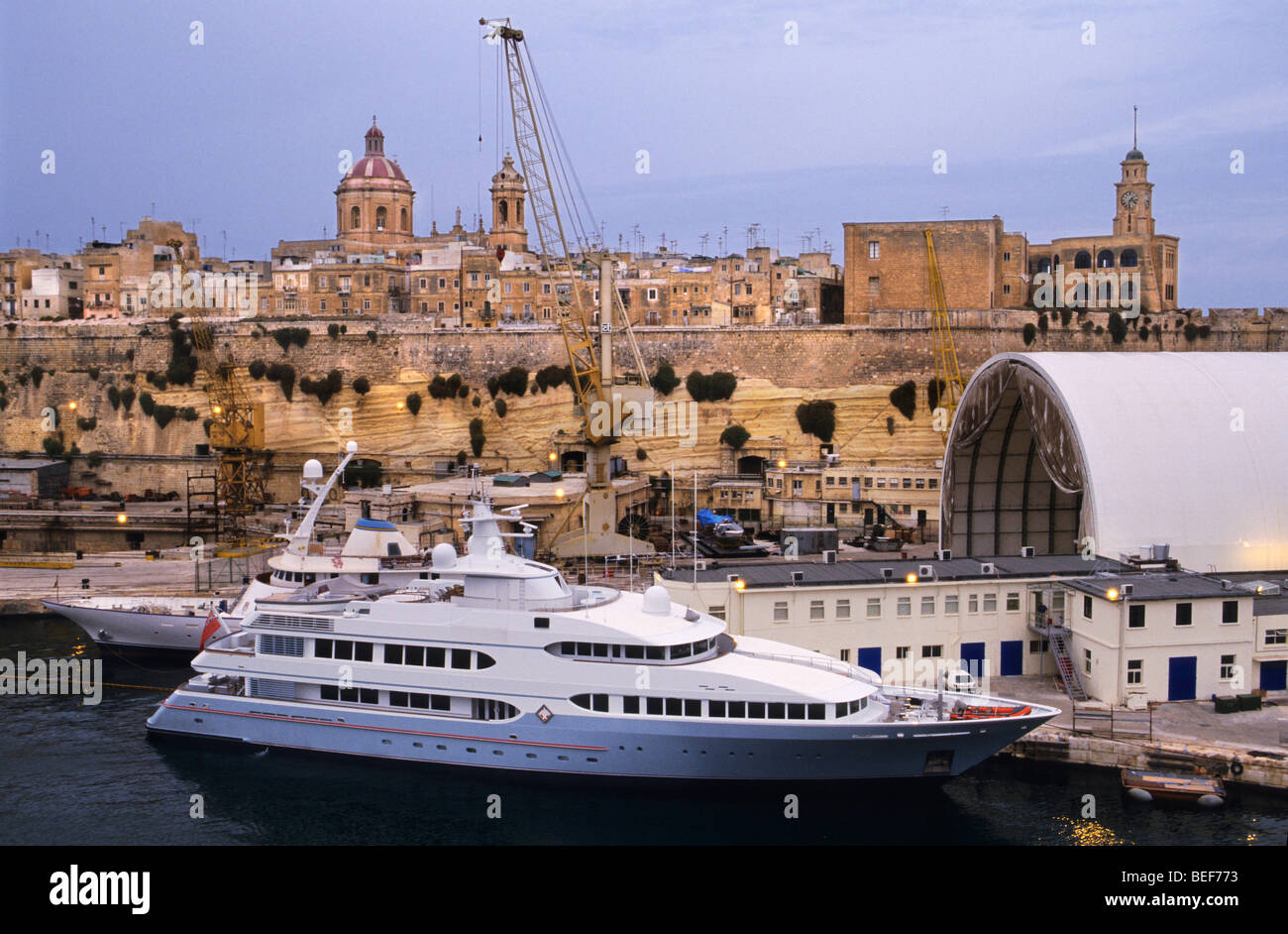 Modern shipyard hi-res stock photography and images - Alamy