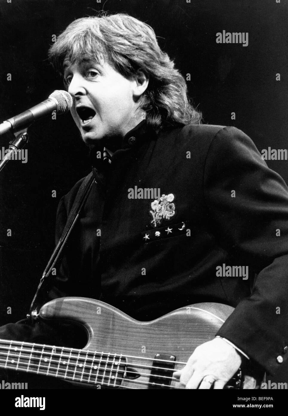 The Beatles Paul McCartney performs in concert Stock Photo - Alamy