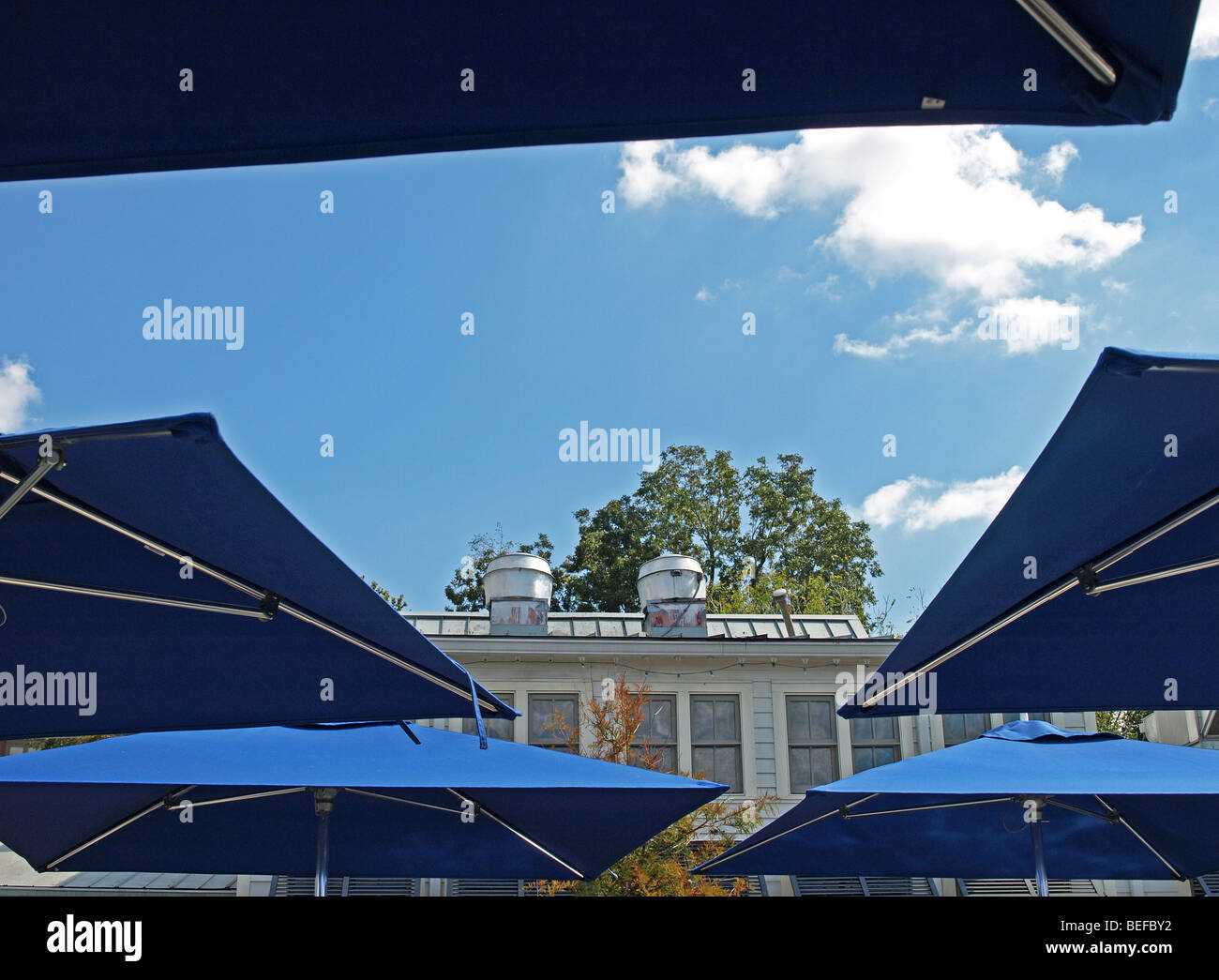 Umbrella structure hi-res stock photography and images - Alamy