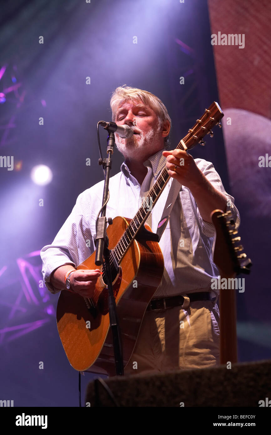 Simon nicol fairport convention hi-res stock photography and images - Alamy