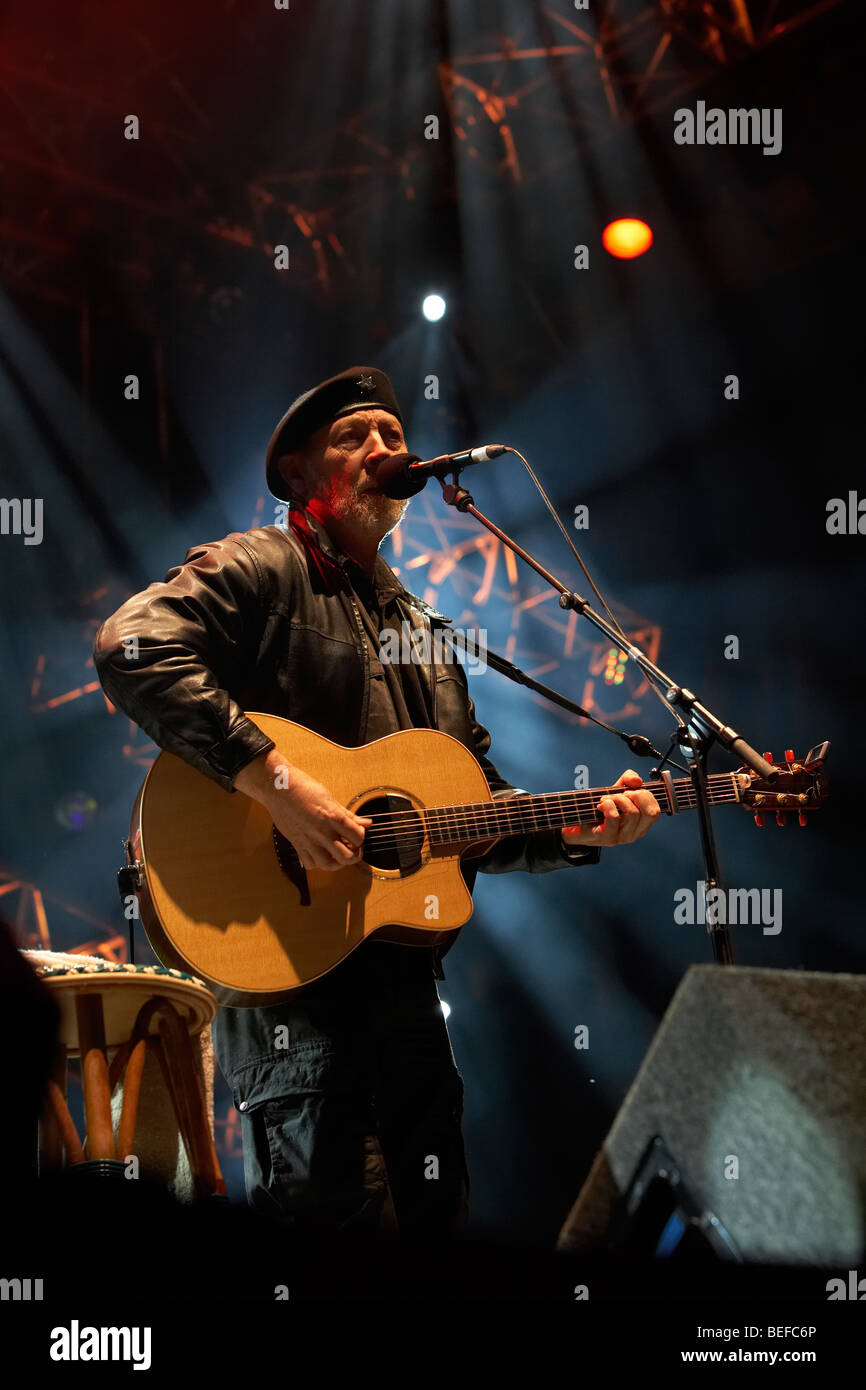 Richard thompson singer hi-res stock photography and images - Alamy