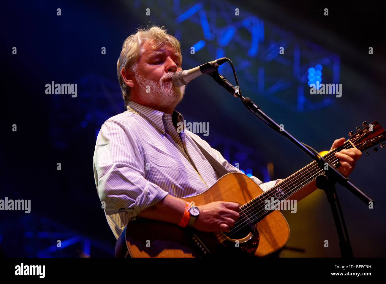 Simon Nicol Fairport Convention Cropredy Folk Festival 2009 Stock Photo ...