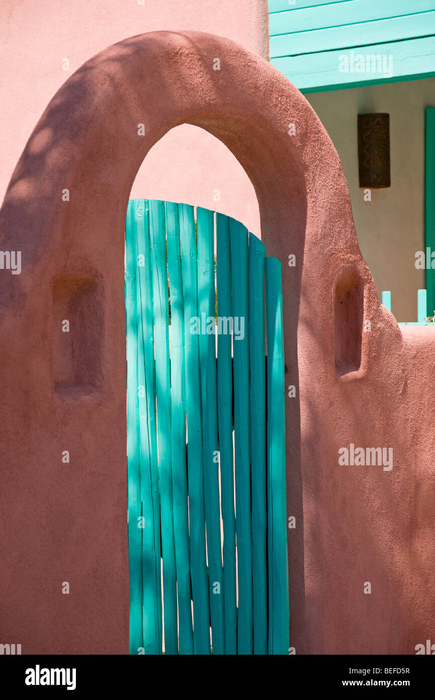 Garden gate arch hi-res stock photography and images - Alamy