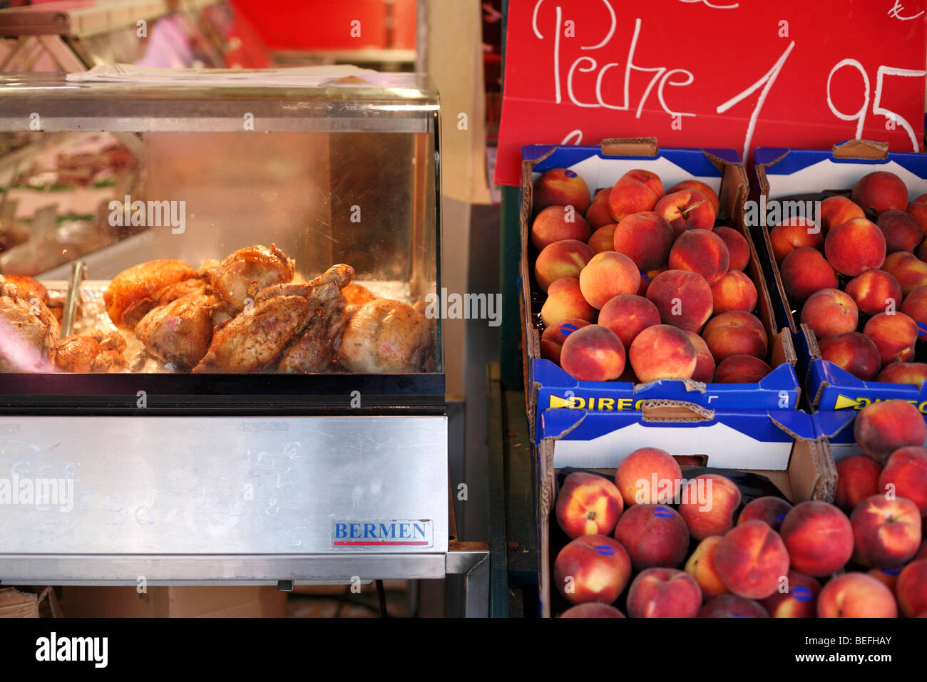 Grocery store rotisserie chicken hi-res stock photography and images ...