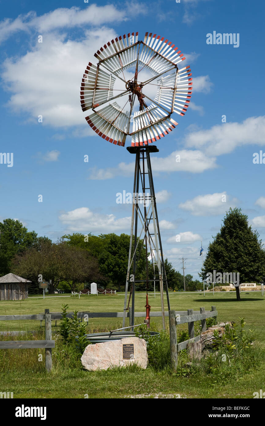 Vaneless windmill at Fort Museum in Fort Dodge, Iowa Stock Photo - Alamy