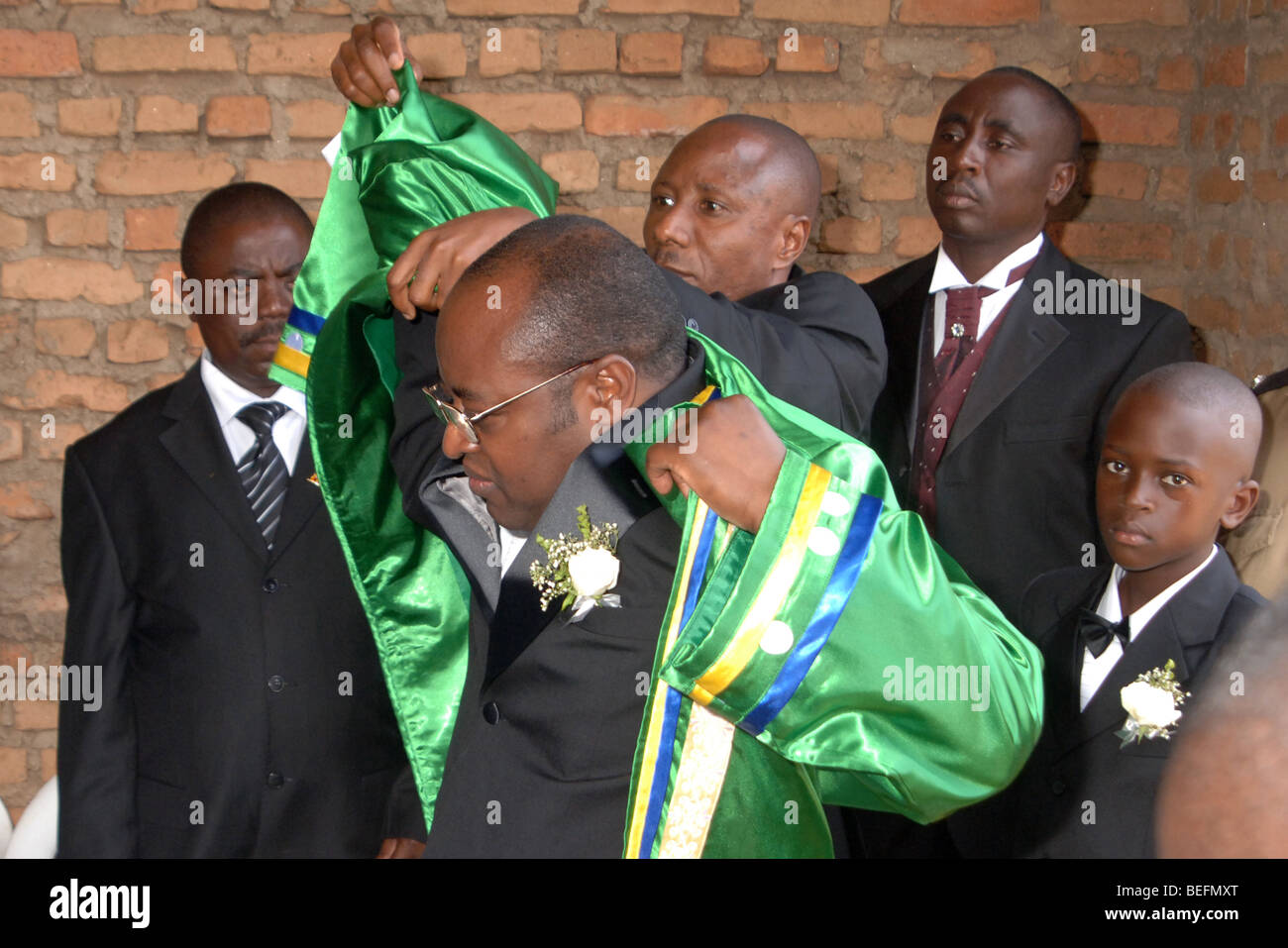 Wedding of king mumbere charles Wesley of Bakonzo to Queen Agnes ...