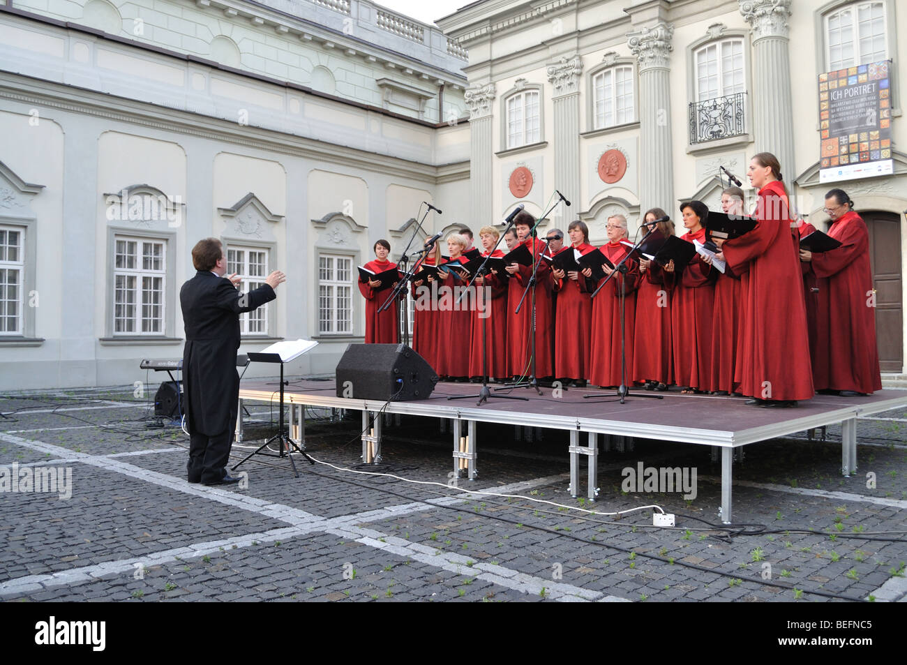 Female choir conductor hi-res stock photography and images - Alamy