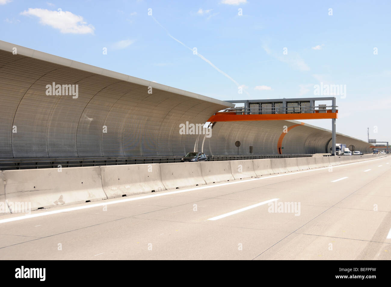 Motorway barrier hi-res stock photography and images - Alamy