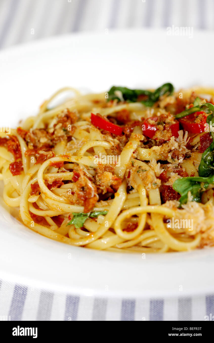 Crab rocket linguine hi-res stock photography and images - Alamy