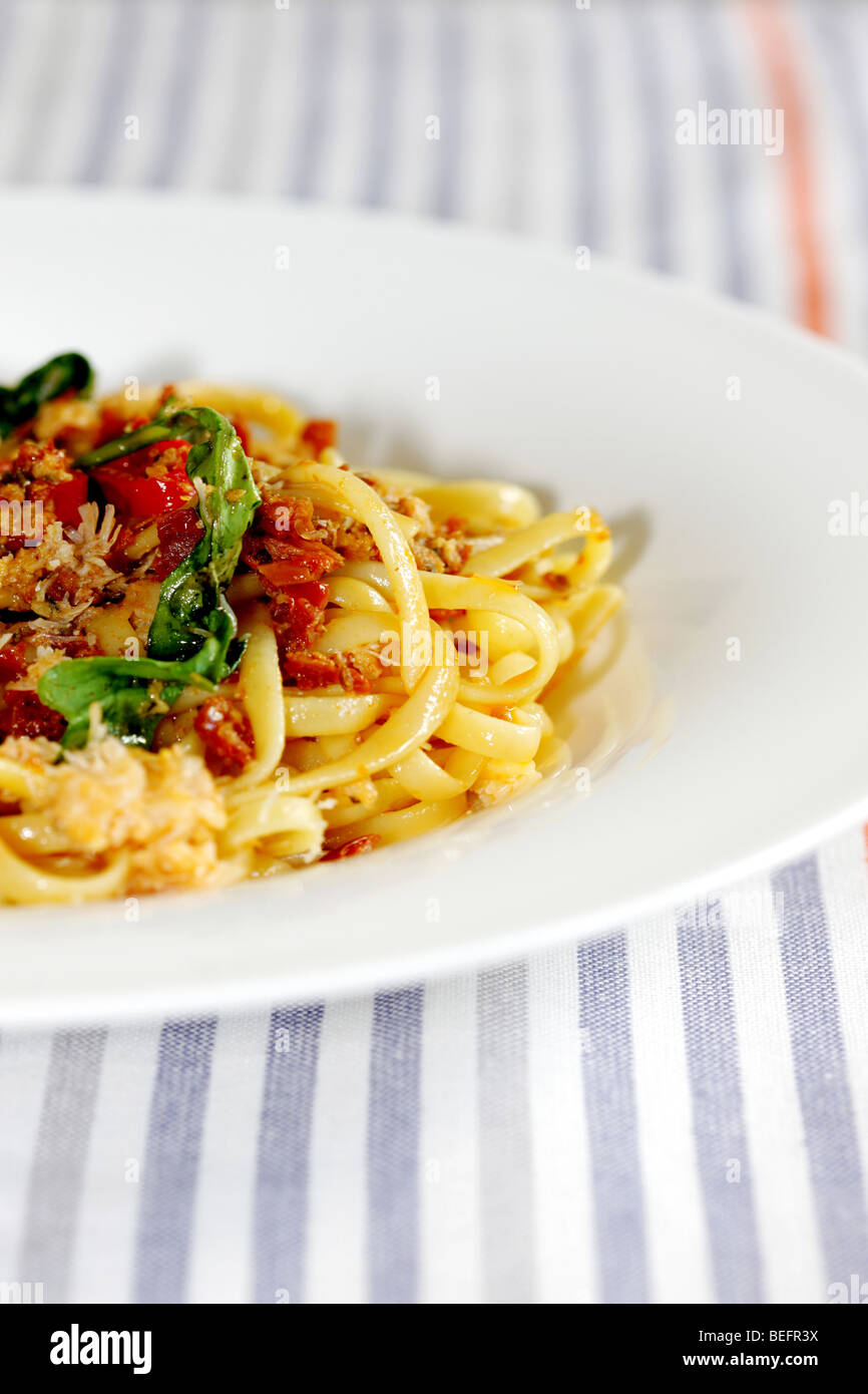 Crab rocket linguine hi-res stock photography and images - Alamy