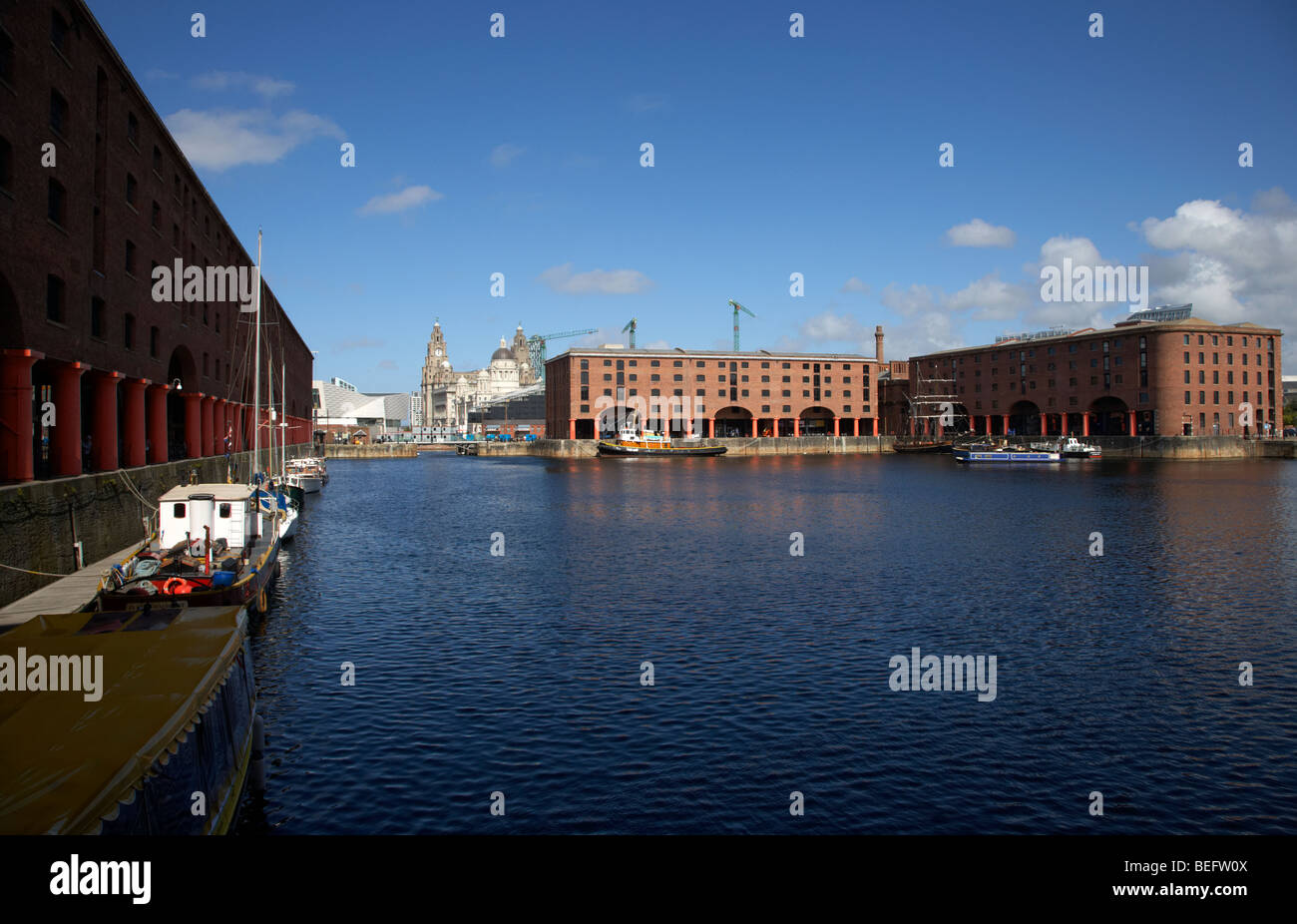 Liverpool dock area hi-res stock photography and images - Alamy
