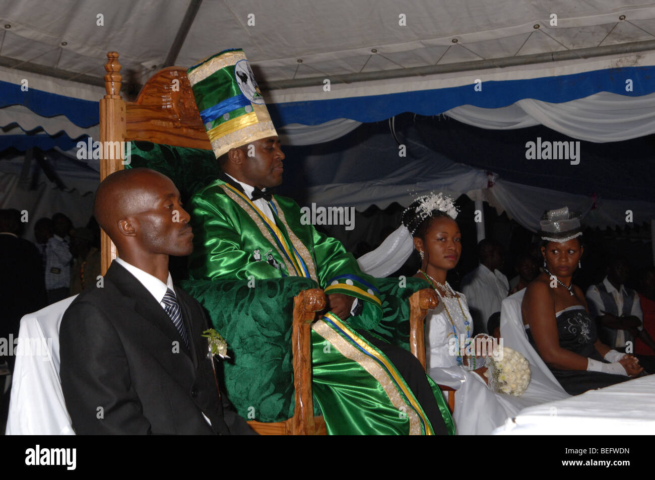 Wedding of king omusinga mumbere charles Wesley of Bakonzo to Queen ...