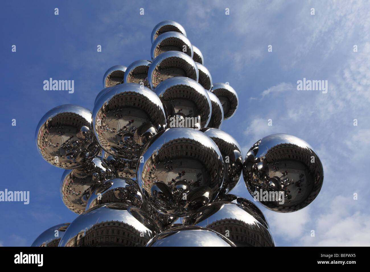 Anish kapoor sculpture hi-res stock photography and images - Alamy