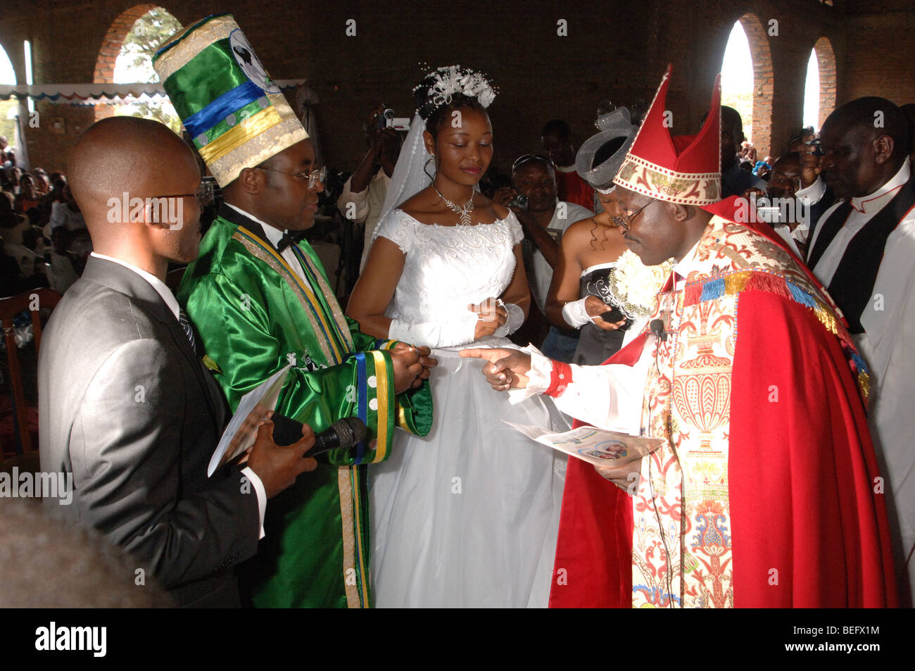 Wedding of king mumbere charles Wesley of Bakonzo to Queen Agnes ...
