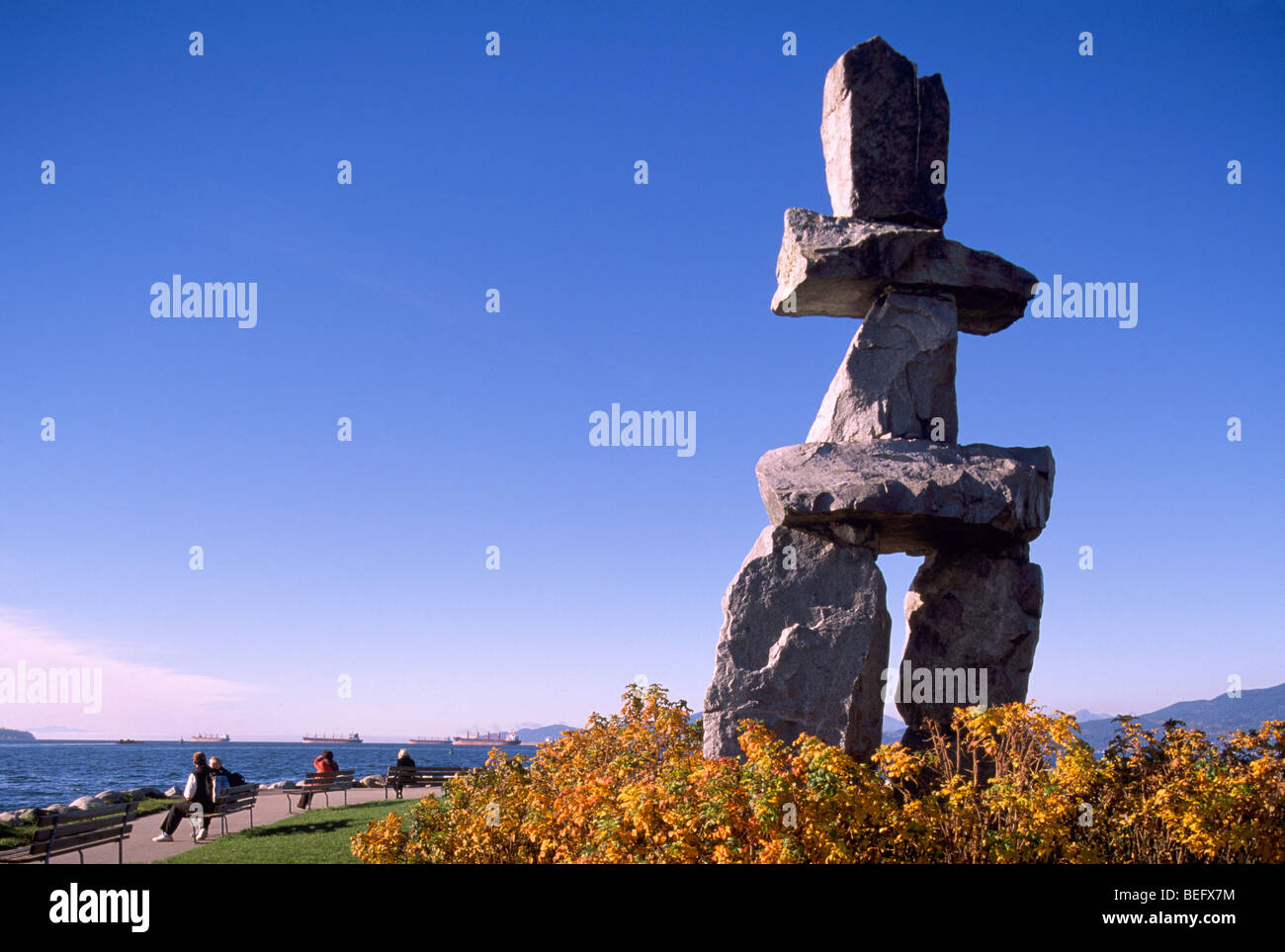 English bay statues hi-res stock photography and images - Alamy
