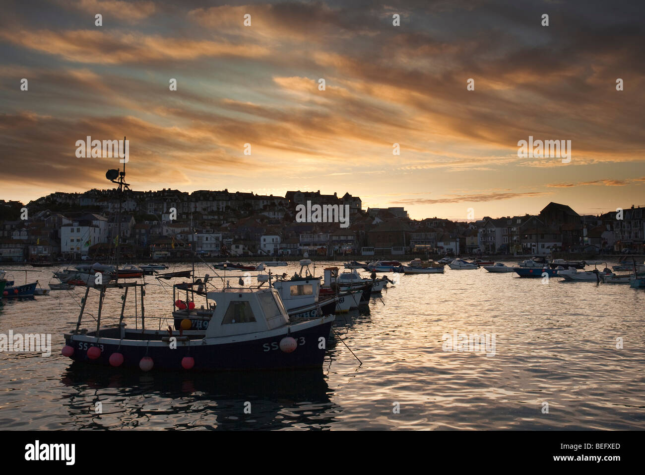 St ives cornwall sunset hi-res stock photography and images - Alamy