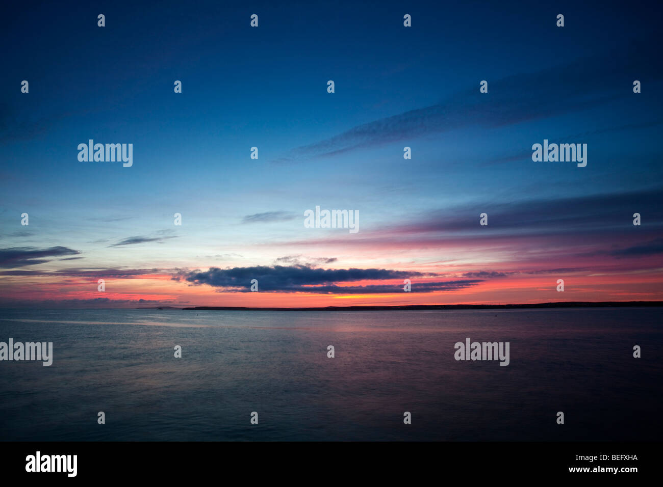 Dawn at coast hi-res stock photography and images - Alamy