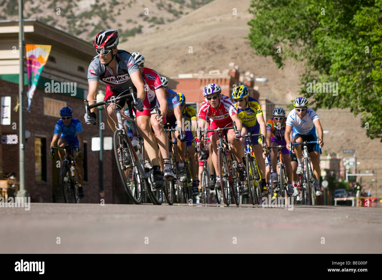 Group bicylists hi-res stock photography and images - Alamy