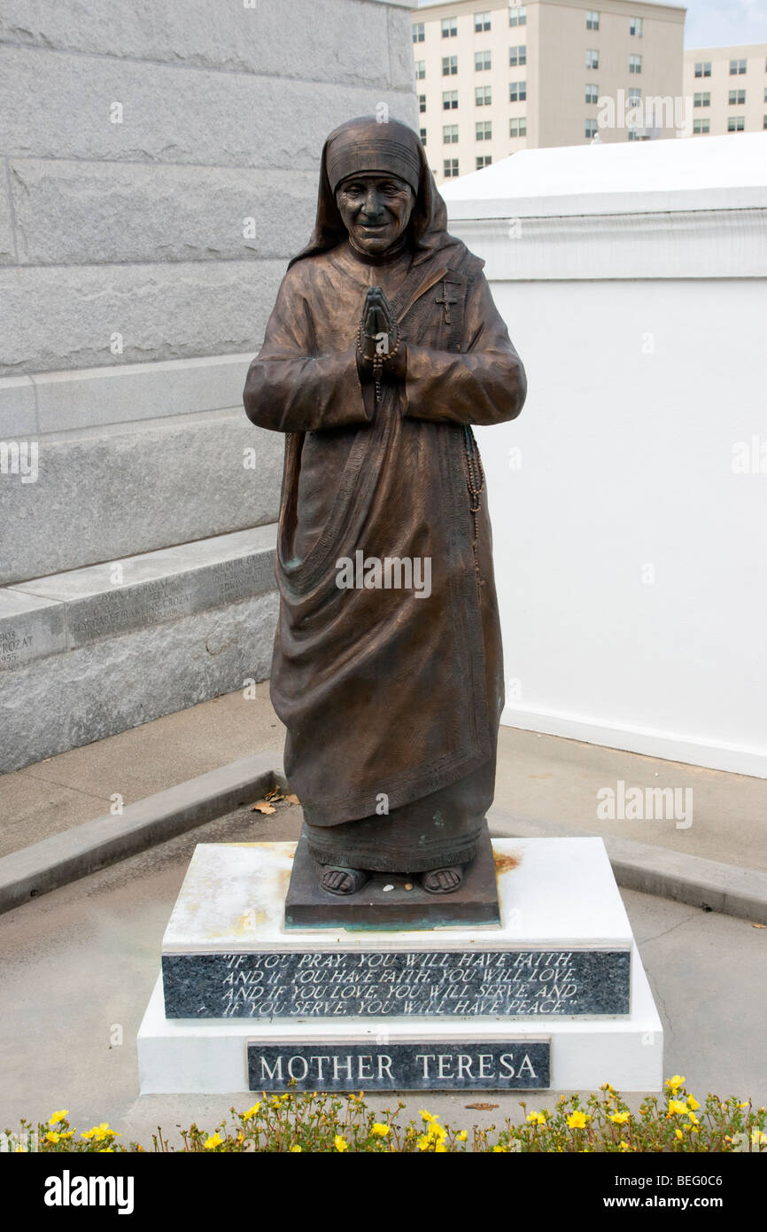 Mother Teresa Statue Stock Photo - Alamy