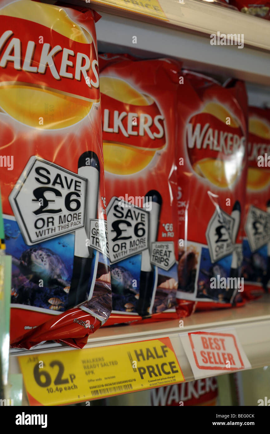 Supermarket crisps hi-res stock photography and images - Alamy