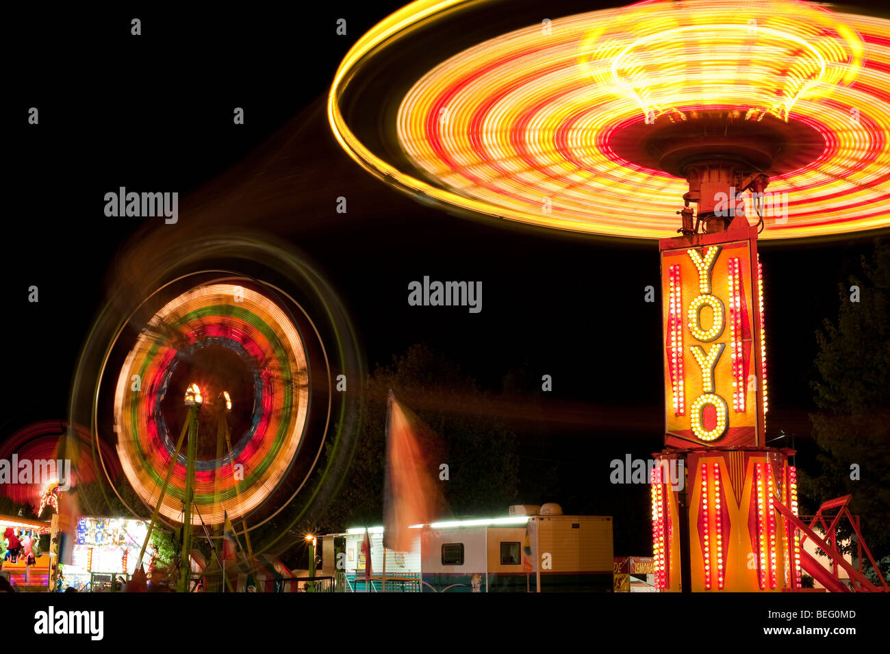 Evergreen State Fair people enjoying the amusement rides and game ...