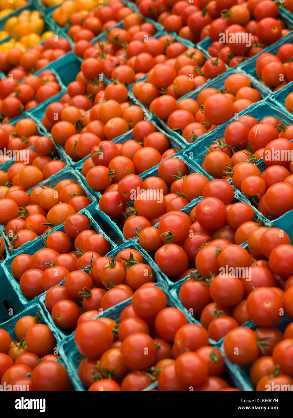 Tomato in a box hi-res stock photography and images - Alamy