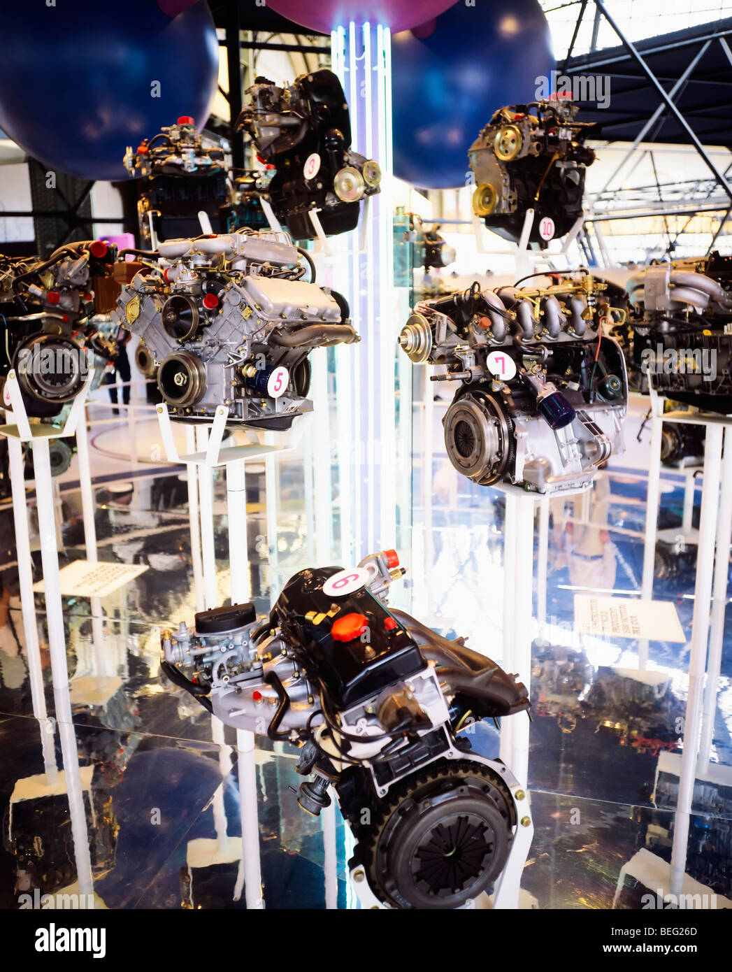 Mechanical engines hi-res stock photography and images - Alamy