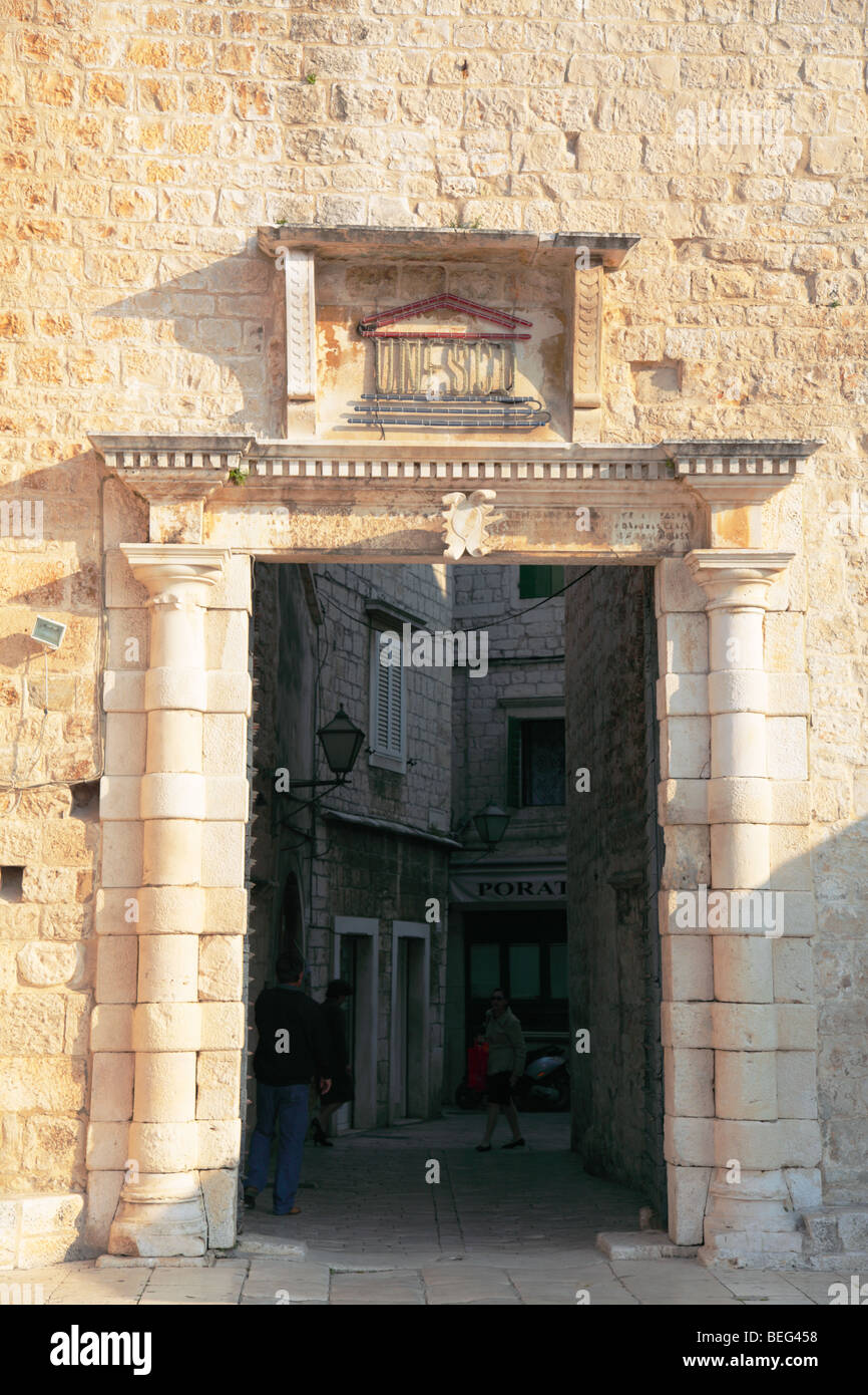 South gate of walled city of Trogir, Croatia Stock Photo - Alamy