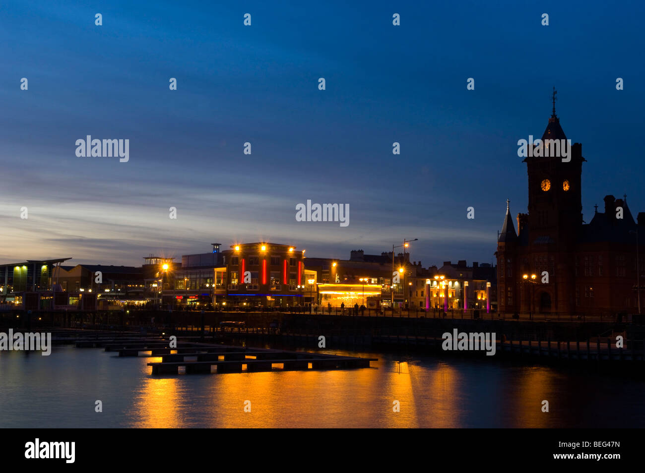 Cardiff bay wales water hi-res stock photography and images - Alamy