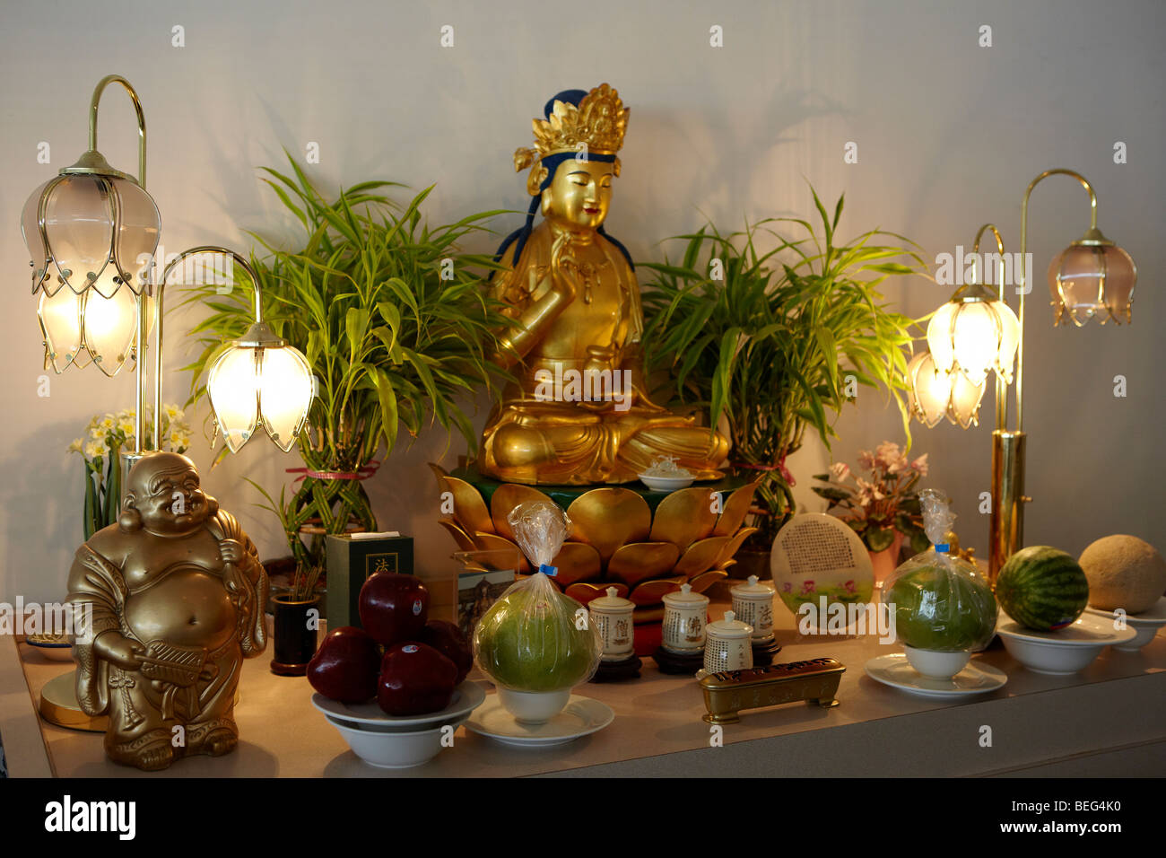 Display by the altar hi-res stock photography and images - Alamy