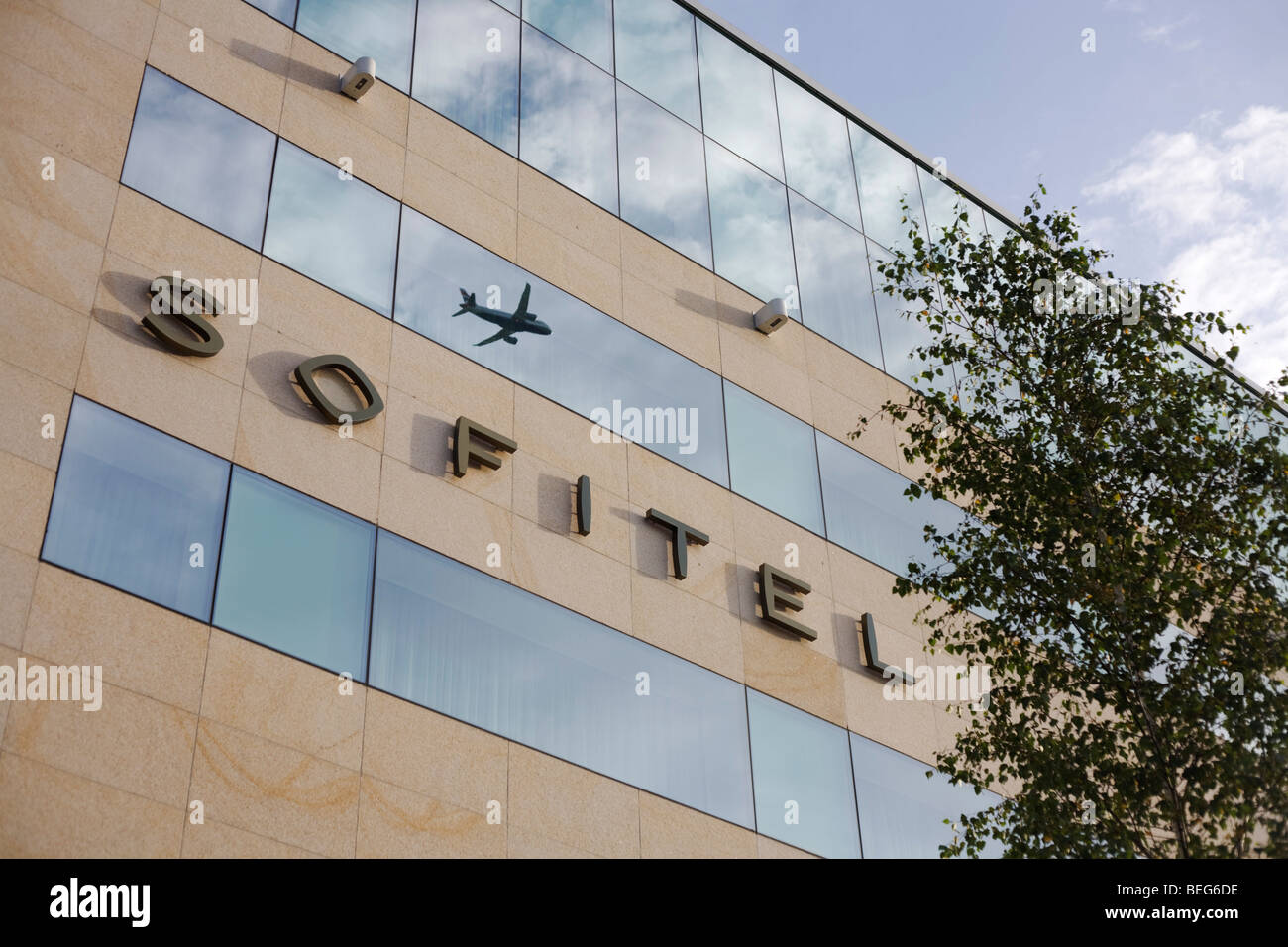 Sofitel logo hi-res stock photography and images - Alamy