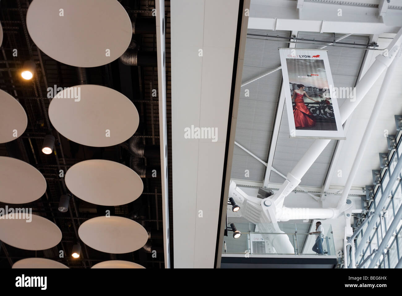 Roof architecture showing Torso Node engineering strength at Heathrow ...