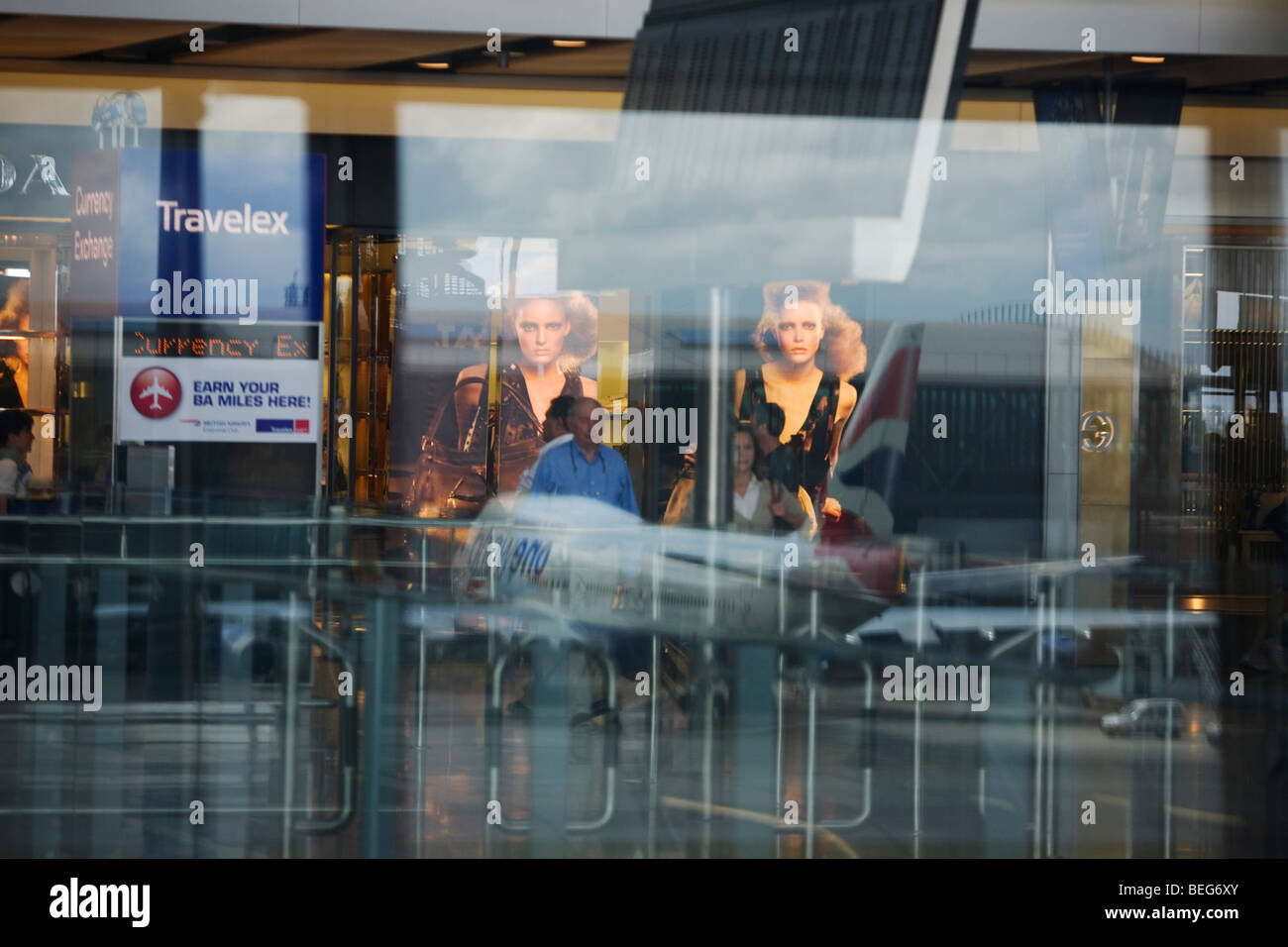 Heathrow terminal 5 poster hi-res stock photography and images - Alamy
